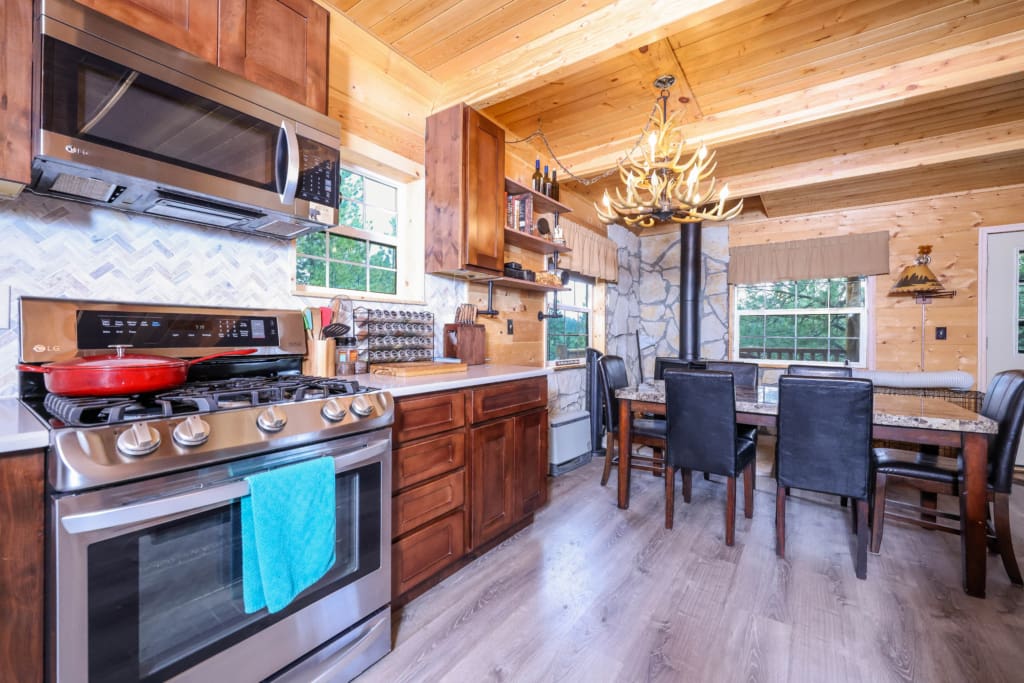 895 N Pine Knoll Loop - Swains Creek Pines - UT00 - AV8 Realty